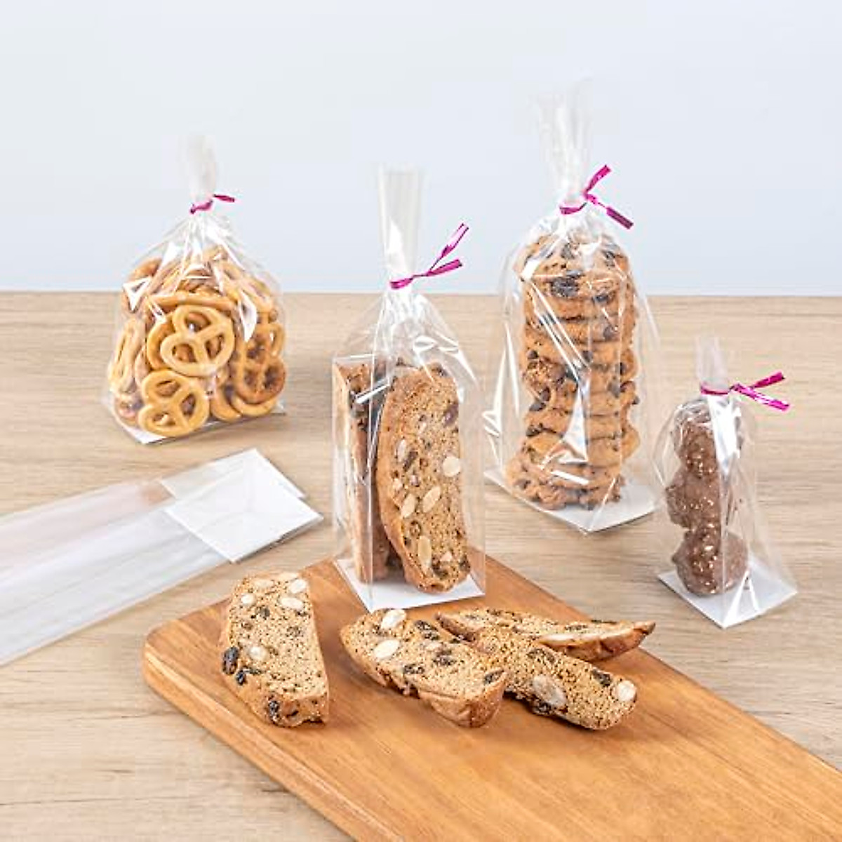 Restaurantware Flat Bottom Heat Seal Sandwich Bags Heat Sealable Food Bags - Gusset Bag with Paper Insert - Clear - 2 x 2 x 8.25 Inch - 100ct Box - Bag Tek