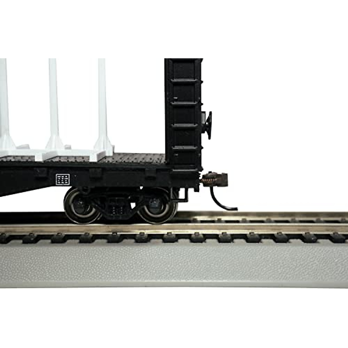 Bachmann Trains - 52' Center-Beam FLATCAR with BULKHEADS - Northern Pacific #67080 - HO Scale