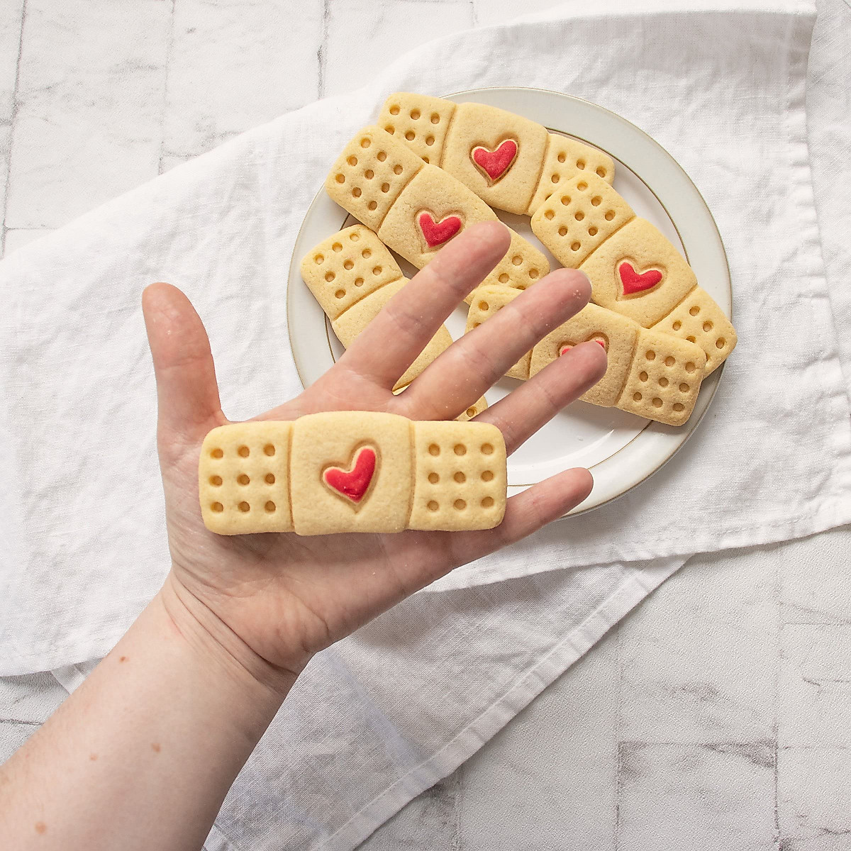 Bandage cookie cutter, 1 piece - Bakerlogy