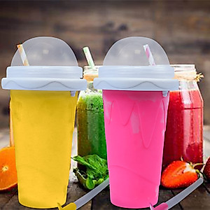 Slushie Cup Frozen Magic Cup Squeeze Cup slushy Maker Slushy Maker Cup DIY Homemade Smoothie Cups Travel Portable Double Layer Slushie Cup for Children and Family (R+G)