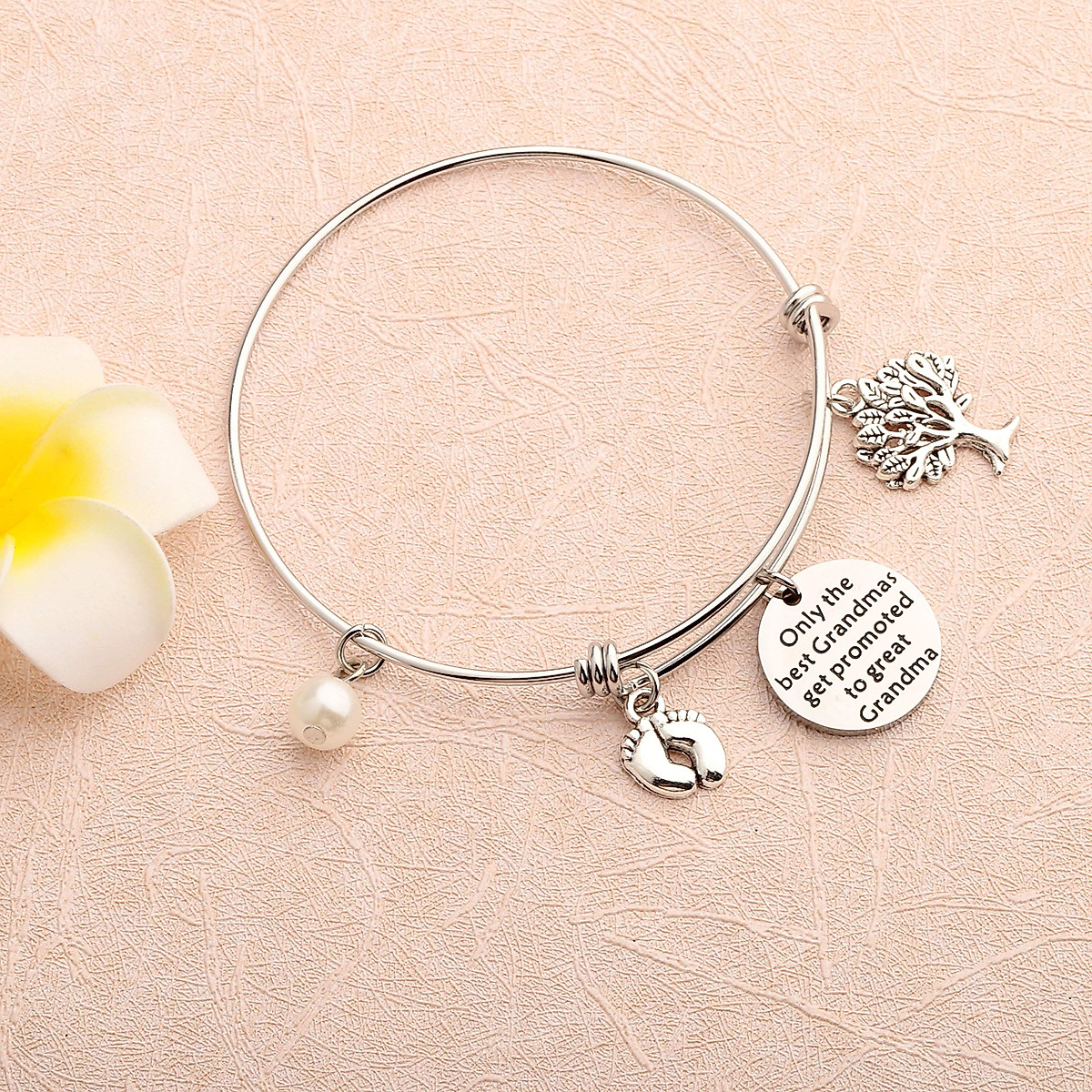 FUSTMW Baby Reveal Gift For Grandma New Grandma Bracelet Only The Best Grandmas Get Promoted To Great Grandma Baby Announcement Gift (silver)