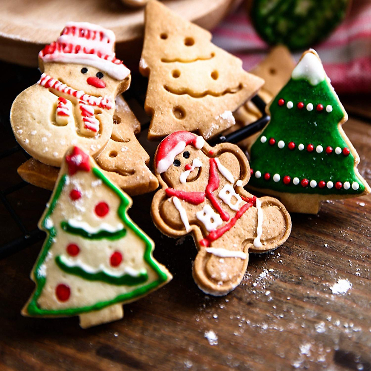 Tmflexe Stainless Steel Christmas Cookie Cutters with Comfort Grip for Christmas Party and Baking Gift, Happy Gingerbread Man,Christmas Tree,Candy Cane,Snowman 4 Styles