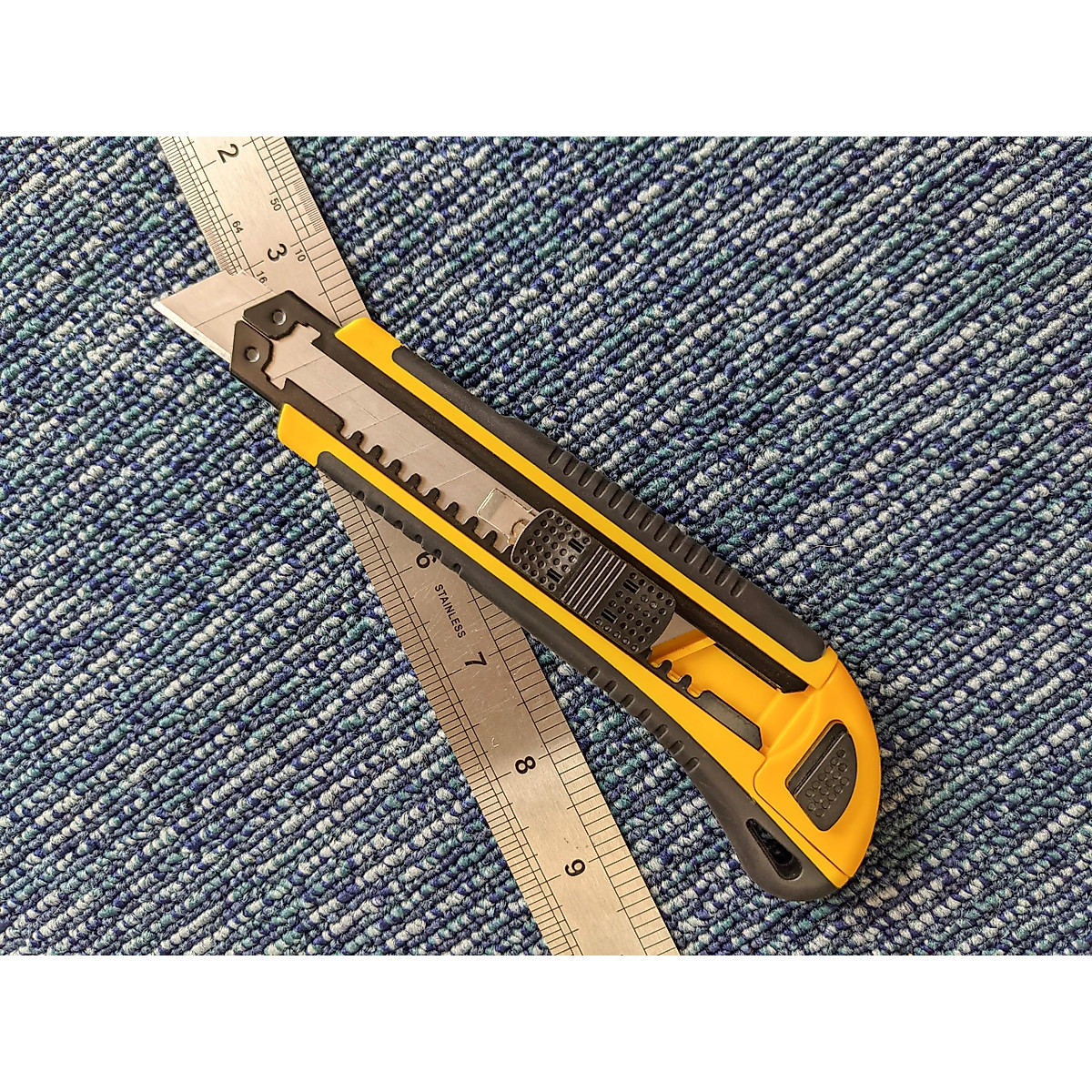 FeiLyKi 4-Pack 18mm box cutter retractable Construction knife Utility Knife Exacto knife,Rubber handle,10 SK5 Snap Off Blades-2051