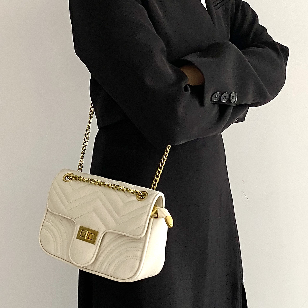 Seagloca 9.4" Women's PU Leather Quilted GG Messenger Shoulder Bag Purse Chain Handbag Crossbody Bag (White