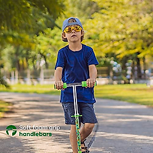 Minecraft 2 Wheel Kick Scooter for Kids - Easy & Portable Fold-N-Carry Design, Ultra-Lightweight, Comfortable & Safe, Durable & Easy to Ride, Minecraft Green