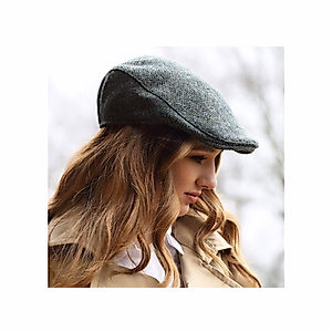 Hanna Hats Traditional Irish Tweed Wool Donegal Touring Cap - Dark Green Fleck Salt & Pepper. Unisex Flat Style Ivy Hat. Sewn Down Peak and Taffeta Lining. 100% Made in Ireland Medium 58-59cm.