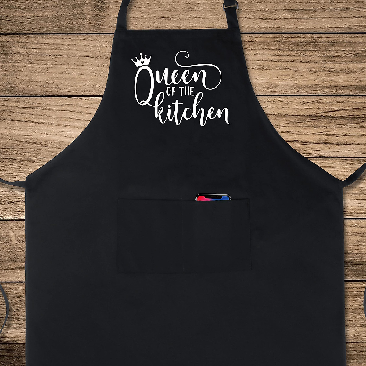 Xornis 100% Cotton Funny Aprons for Women Queen of The Kitchen with 2 Pockets Chef Cooking Baking Adjustable Bib Apron Gifts from Daughter Son Husband for Mom Grandma Wife Mother's Day