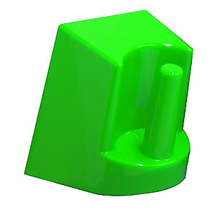 Showman 2 Quart Lime Green Durable Plastic Liquid Or Dry Product Grain Pellet Supplement Feed Scoop