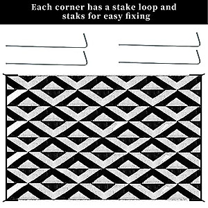 GARTOL Waterproof Indoor Outdoor Rug, Reversible Modern Area Rug Mats, Geometric Triangle Pattern Plastic Straw Rug for RV, Patio, Backyard, Pool Deck, Picnic, Beach, Camping (5' x 8', Black & White)