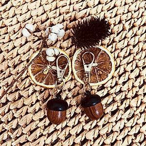 CGYGP Acorn Keychain, Wooden Acorn Canister,Fall acorn Locket Wood Acorn Nut Keepsake Pendant gift for men women