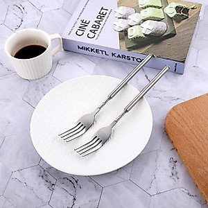 2Pcs Extendable Forks 8.7 to 25.6 Inch Adjustable Telescopic Fork, Stainless Steel Long Fork Retractable Dinner Fork for Fruit Dessert BBQ