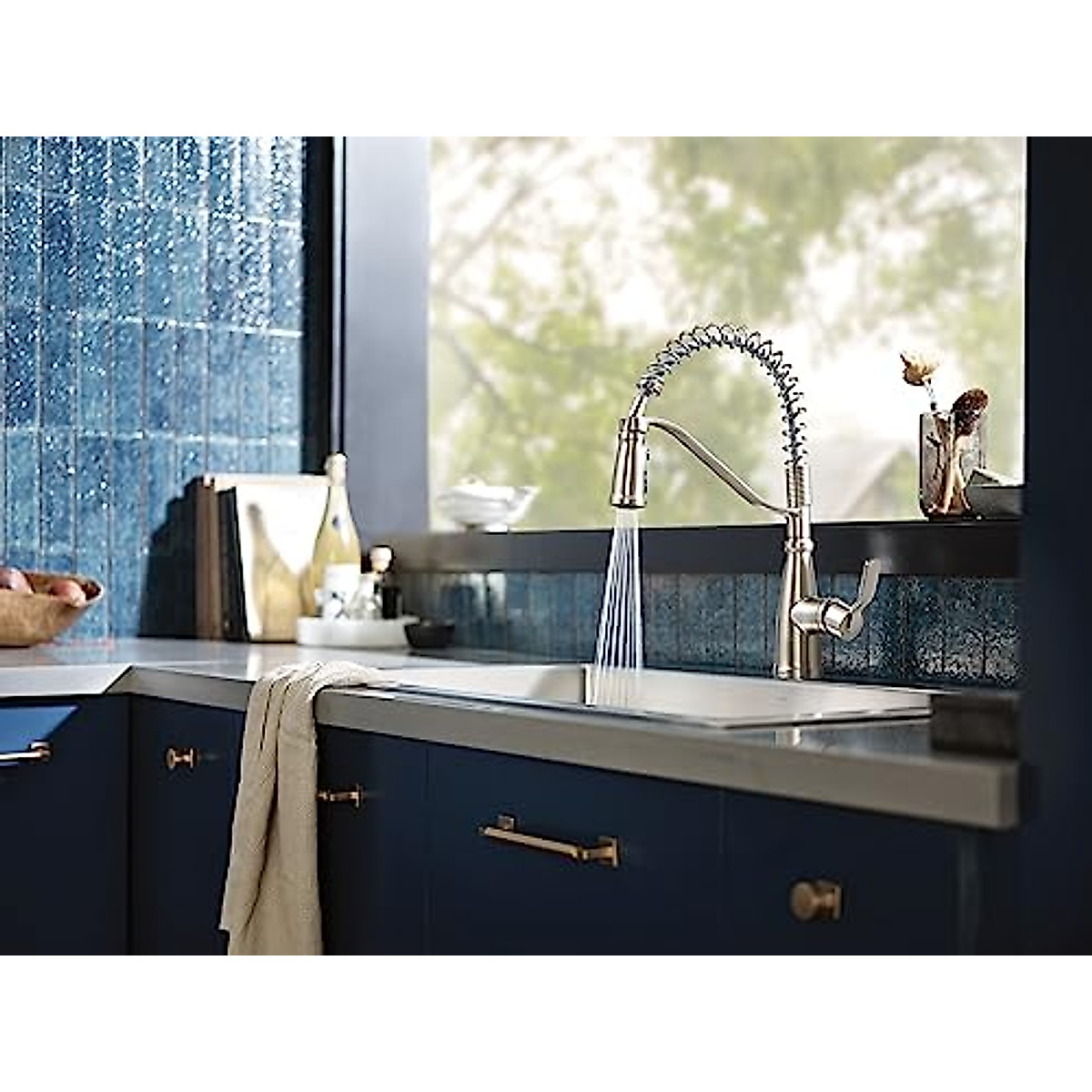 Moen Nolia Spot Resist Stainless One-Handle Pre-Rinse Spring Pulldown Kitchen Faucet, Single Hole Kitchen Sink Faucet with Soap Dispenser, 87886SRS