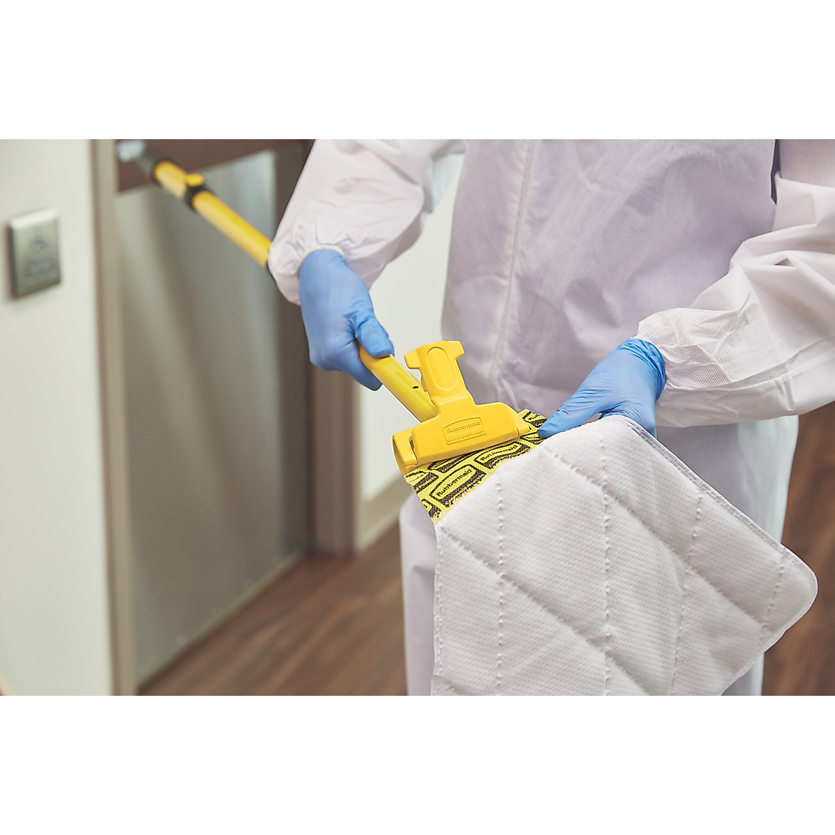 Rubbermaid Commercial Spill Mop Handle, Used with: 2017059 and 2017060, Yellow (2017161)