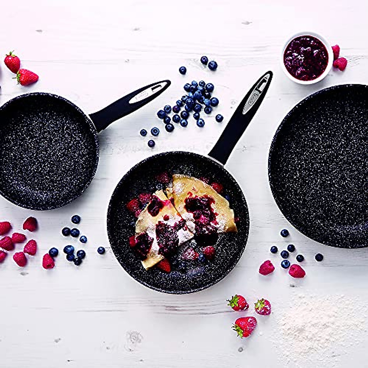 Zyliss Ultimate Non-Stick Frying Pan, 24cm/9.5in, Forged Aluminium, Black, 3X Layer Rockpearl Plus Non-Stick Technology, PFOA Free Suitable for All Hobs Including Induction