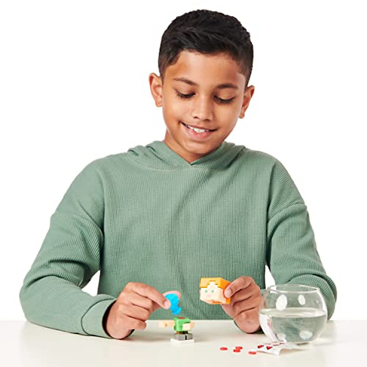 Treasure X Minecraft Caves & Cliffs - Overworld Characters. Mine, Discover & Craft with 10 Levels of Adventure & 12 Mine & Craft Characters to Collect