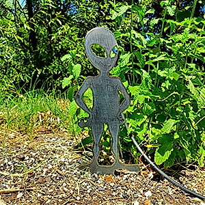 Alien yard decor garden stake made by Ironstone Steel made in the USA