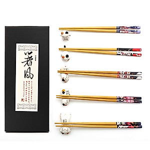 5 Pairs Cute Lucky Cat Chopsticks and Chopstick Rest Set, Chopsticks Holder 5 Cats, Classic Japanese Style Bamboo Natural Reusable China Chopsticks Holder Gift Set, Dishwasher - Safe (Cute Cat)