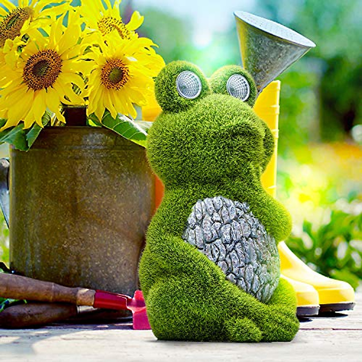 Garden Statue of Frog with Solar Light Eyes - Outdoor Spring Decoration - Garden Frog Figurine for Patio, Balcony, Yard, Lawn Ornament - Unique Housewarming Gift