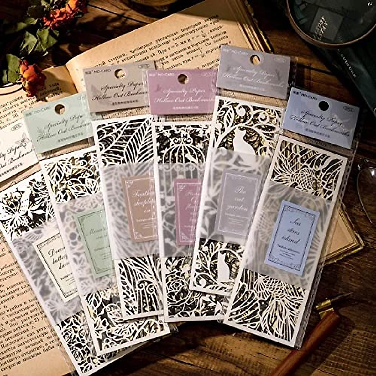 Creative Hollow Paper Bookmark, Chinese Retro Style Hollow Bookmark for Art Craft/DIY Photo Album/Notebook/Gifts/School Supplies(B)