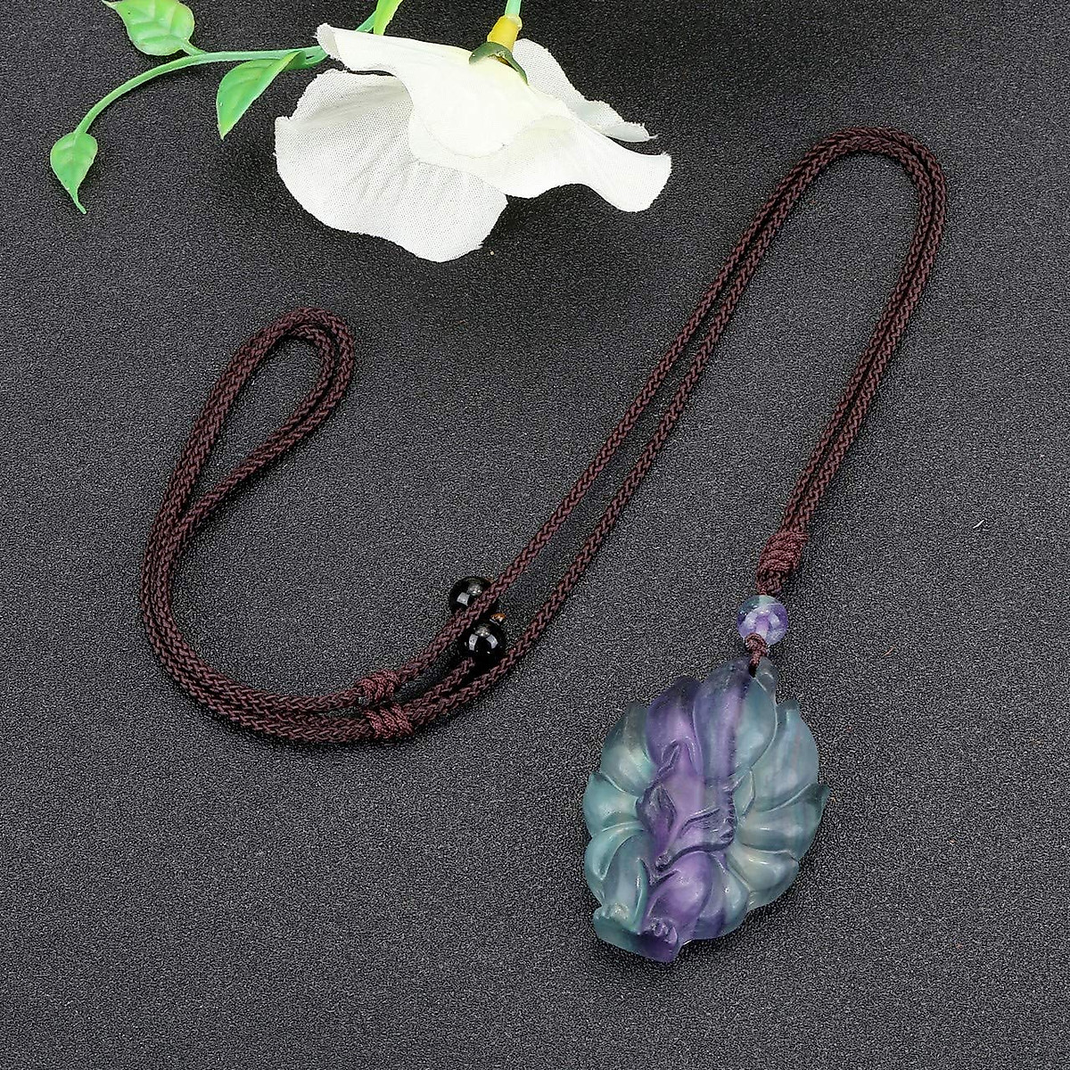 Jovivi Natural Fluorite Nine-Tailed Fox Crystal Necklace Healing Stones Gemstone Necklaces Pendant Protection Amulet Charm