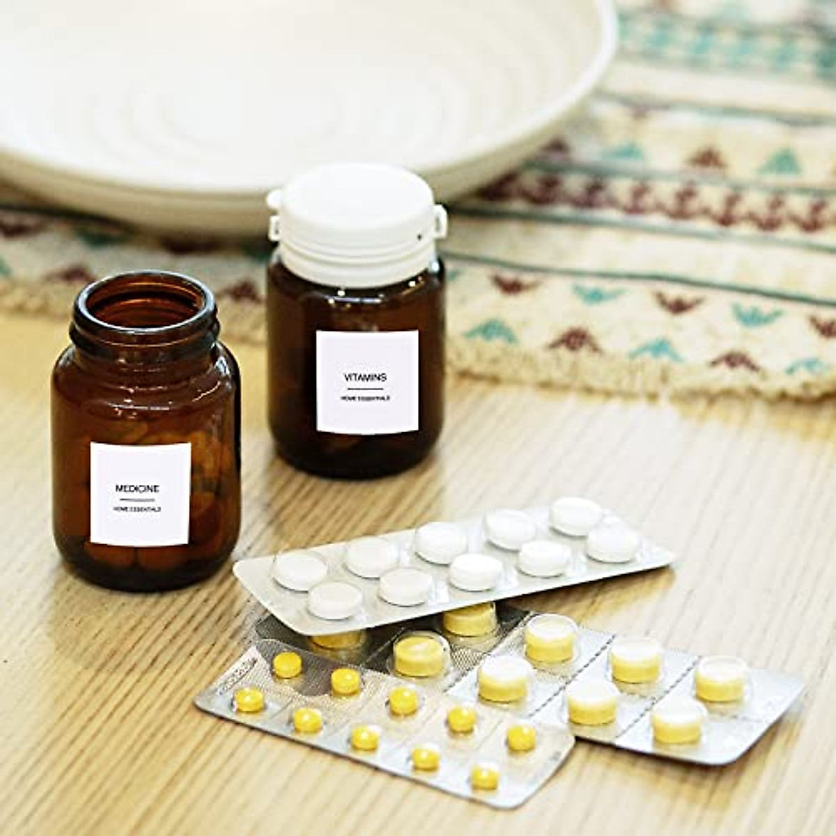 245pcs Home Laundry Cleaning Linens Printed Labels Minimalist Kitchen Bathroom Labels for Storage Easy Read - Writable Waterproof Labels Stickers with Pen(Jars not Included )