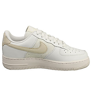 Nike Women's Air Force 1 '07 Shoe, Fossil, 7.5