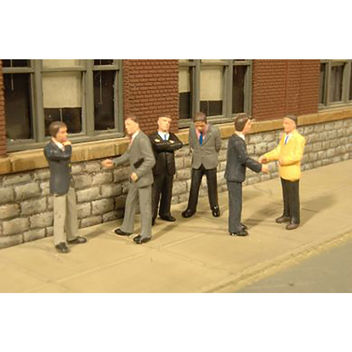 Bachmann Industries Miniature O Scale Figures Businessmen Train (6 Piece)
