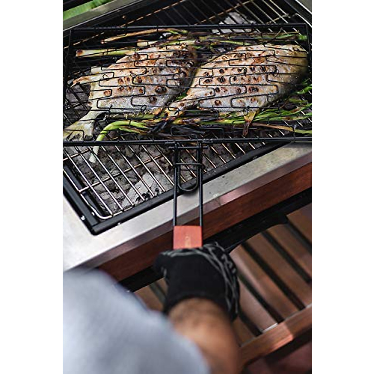 Charcoal Companion CC3150 Flexi Non-Stick Basket with Folding Handle for Easier Storage, Perfect for Grilling Fish, Steaks & More