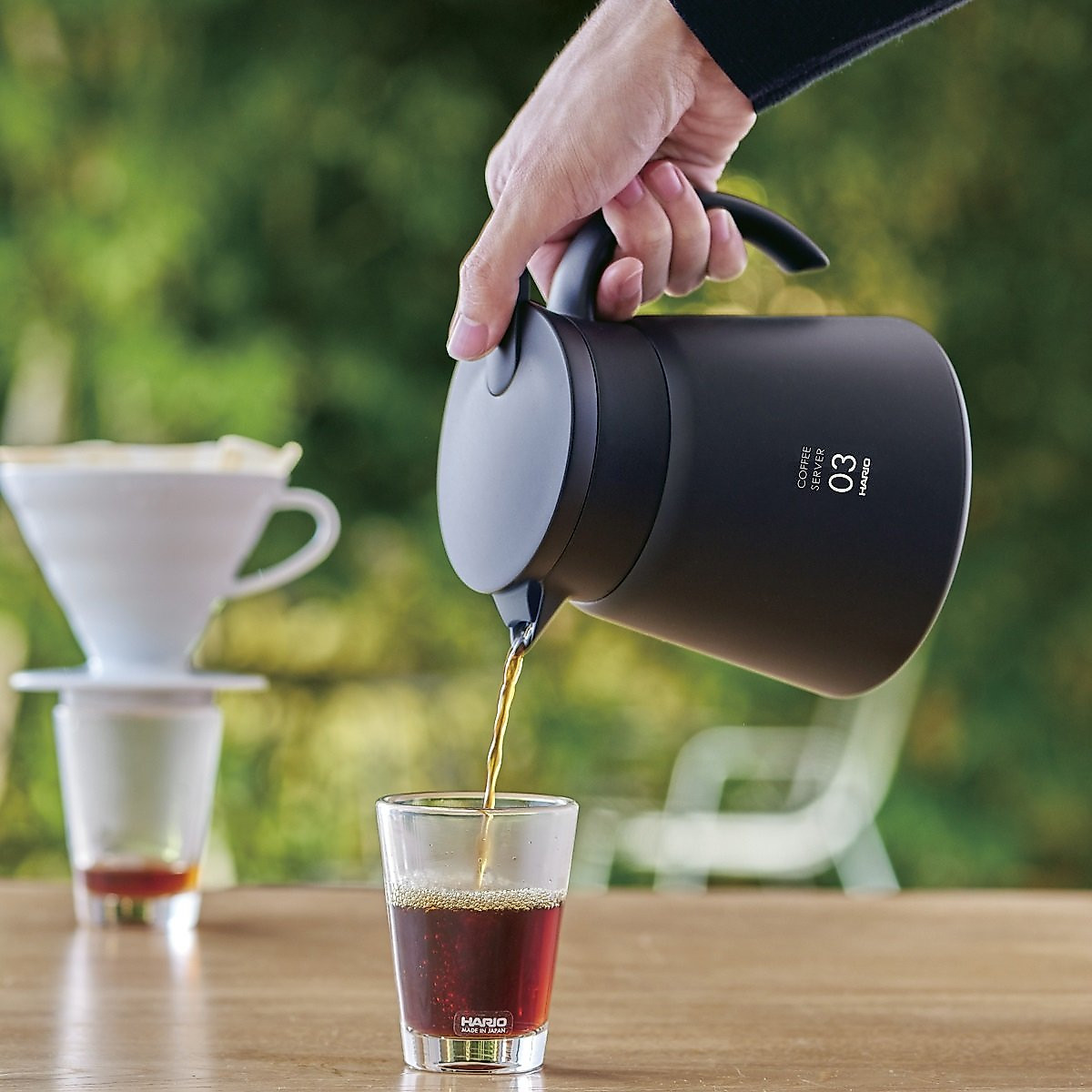 Hario V60 Insulated Metal Beverage Server, 800ml, Black