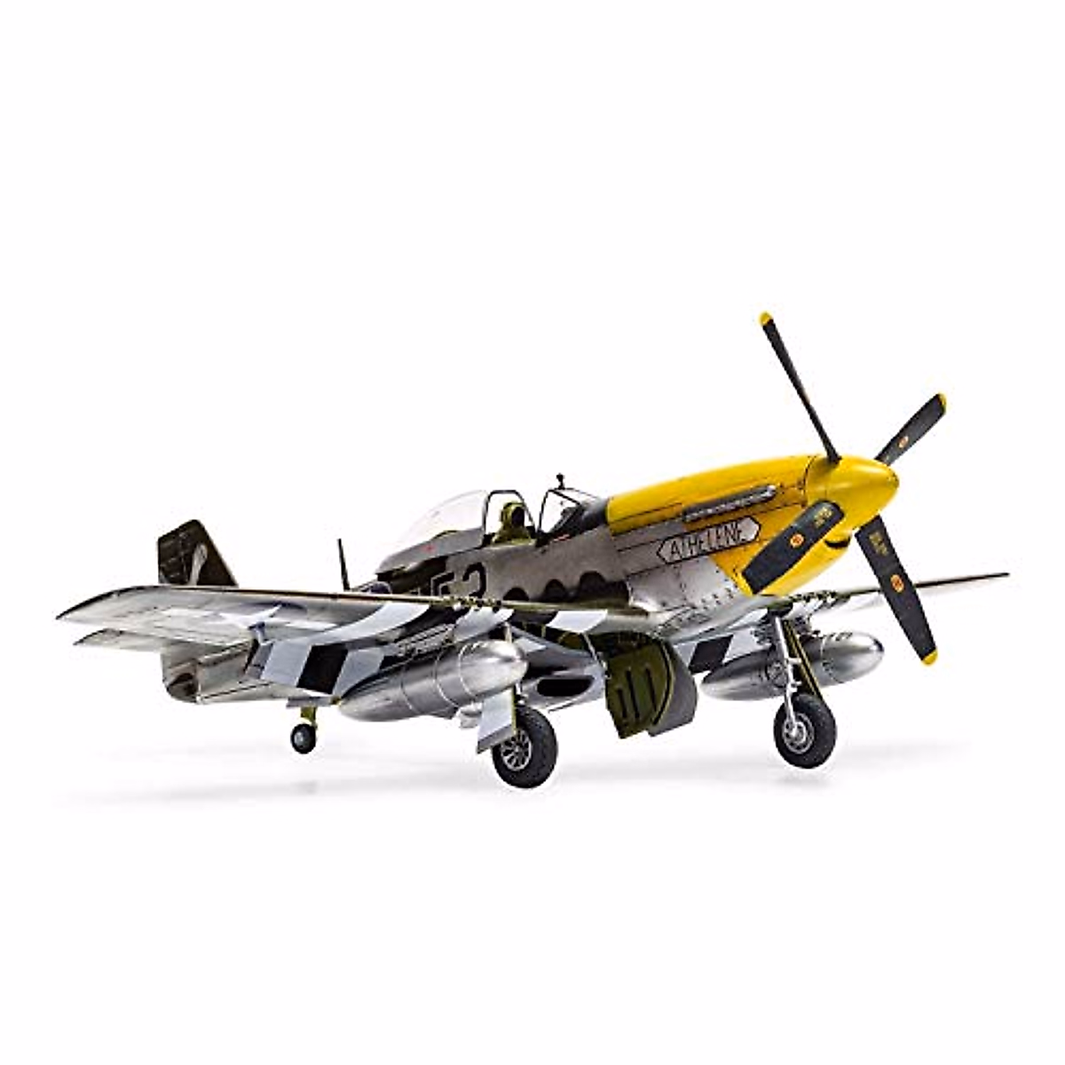 Airfix A05138 North American P51-D Mustang (Filletless Tails), Assorted