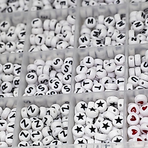 Melius Acrylic Letter Beads, 1450 Pcs 4x7mm Round Alphabet Beads in 28 Grid Box for Jewelry Making, DIY Bracelets, Necklaces, Key Chains, Bracelets (4x7mm, White)