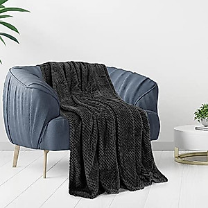 uxcell Flannel Fleece Bed Blankets, Soft Warm Microfiber Blanket, Mesh Fuzzy Plush 330GSM Lightweight Decorative Solid Blankets for Bed Throw (50"x60") Black