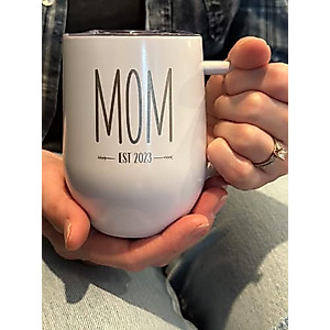 Pregnancy Gift Est 2023- Mom Est 2023 DAD Est 2023 ENGRAVED Stainless Steel Coffee Tumblers - Gift Set for New Parents to Be-Baby Shower Gifts for Parents -Mom and Dad Mugs for Expecting Parents