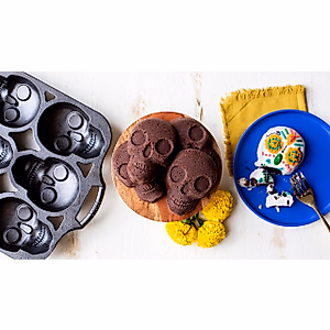 Lodge Seasoned Cast Iron Skull Mini Cake Pan