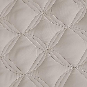 Exclusivo Mezcla Bed Quilt Set Queen Size for All Seasons, Stitched Pattern Quilted Bedspread/ Bedding Set/Coverlet with 2 Pillowshams, Lightweight and Soft, Bone