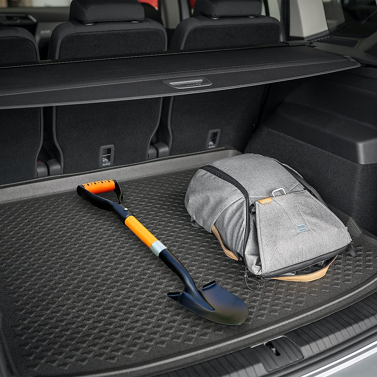 Small Garden Shovel Mini Kids Digging Shovel with Overall Length 28 inches Shovel for Digging, Beach Shovels. Gardening Tools with D-Handel