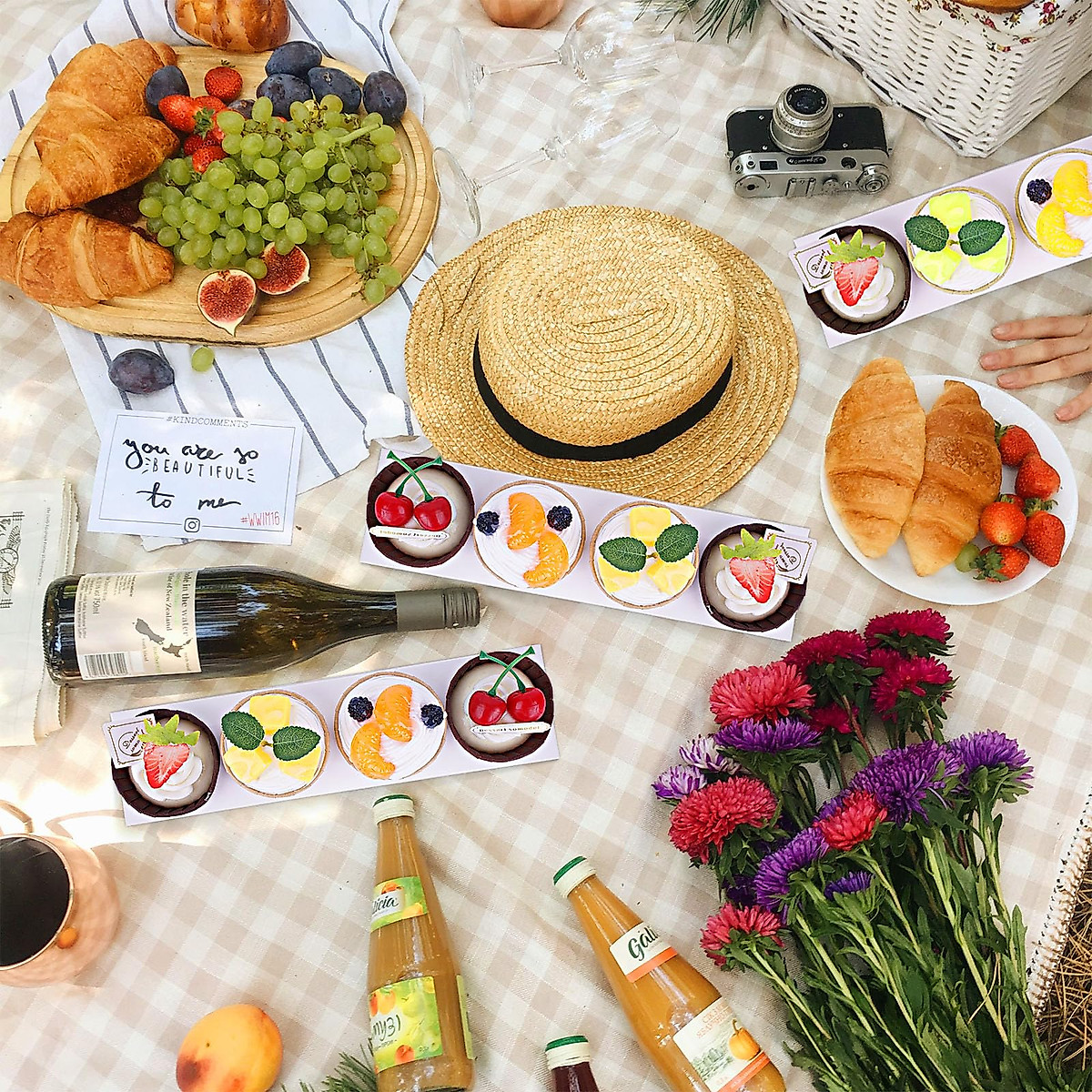 Dceyoril 20pcs Clear Cupcake Boxes with Handle Cupcake Container Transparent Bakery Cake Boxes Plastic Cake Carrier Baked Dessert Box for Wedding Party Favor (A-whtie1)