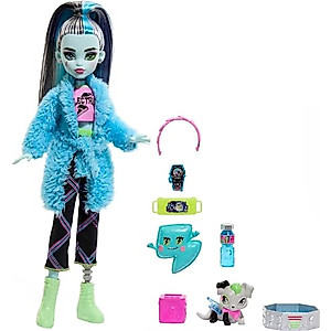 Monster High Doll, Frankie Stein Creepover Party Set with Pet Dog Watzie, Sleepover Clothes and Accessories