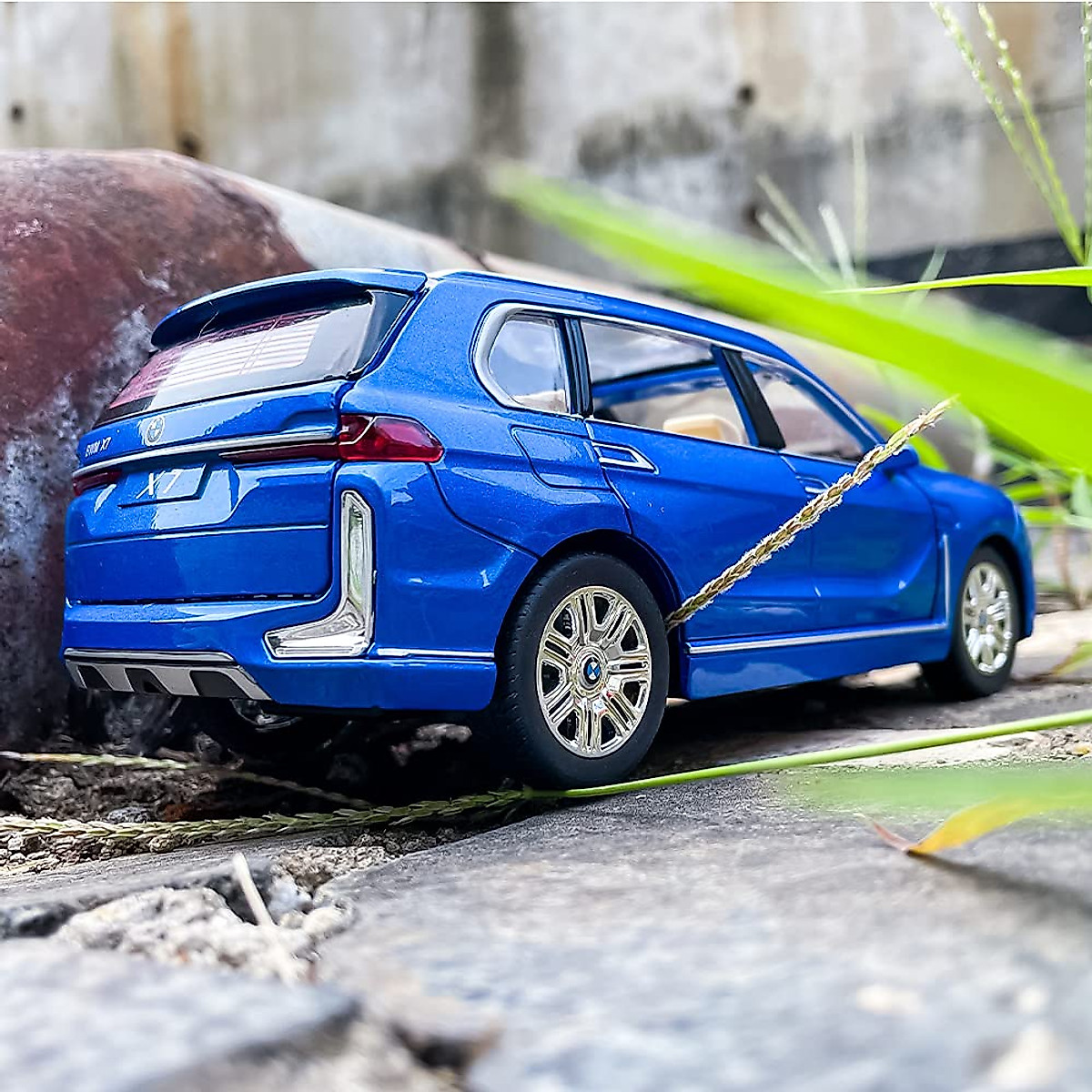 BDTCTK 1/24 Compatible for X7 SUV Model Car Toy Diecast Toy Cars, Zinc Alloy Pull Back Toy car with Sound and Light for Kids Boy Girl Gift(Blue)