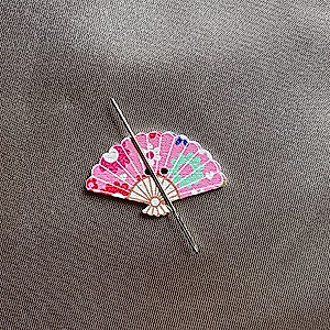 4 Pieces Fan Needle Minders, Magnetic Needle Nanny, Cross Stitch Embroidery Needlework Accessories