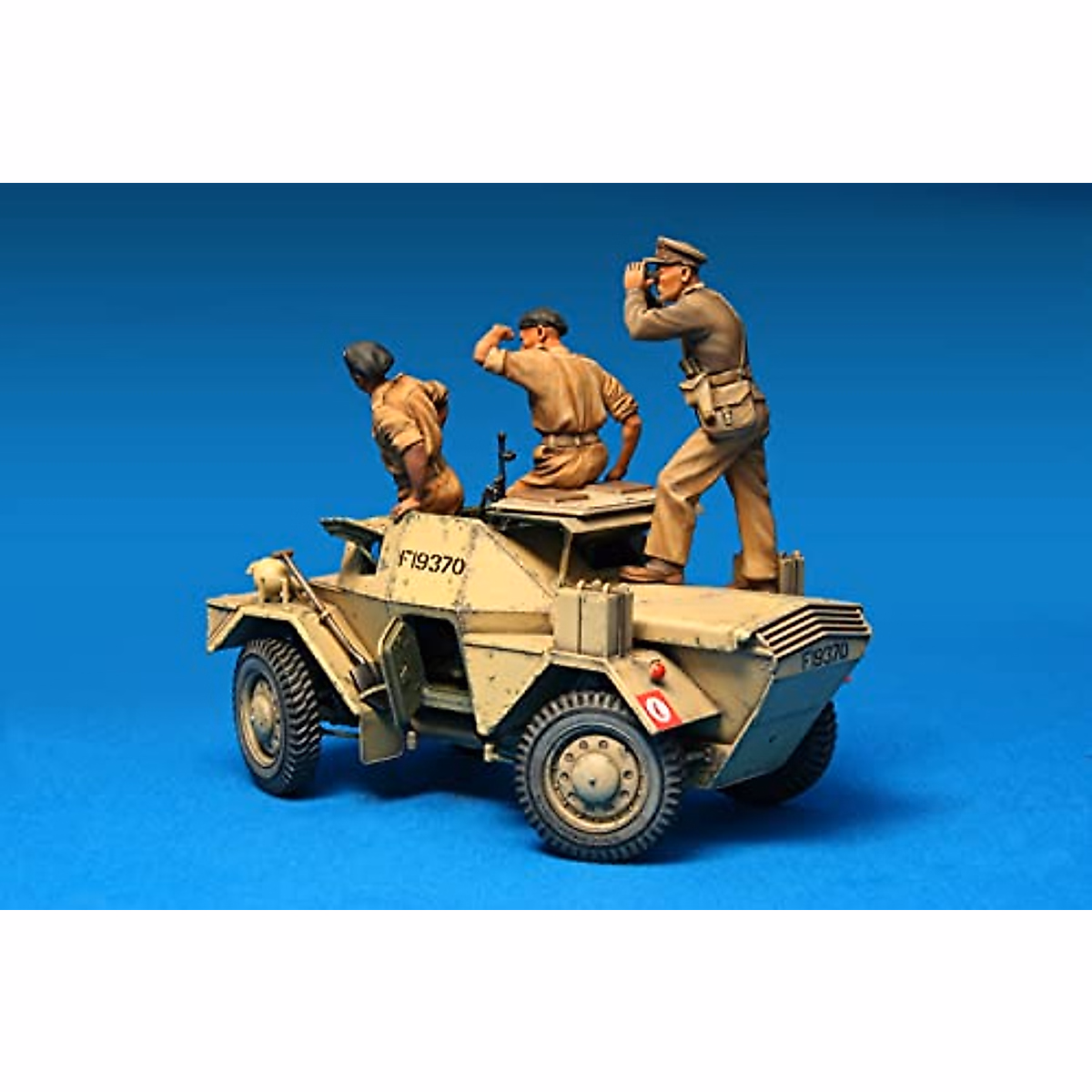Miniart 1:35 Scale Dingo Mk 1b British Armoured Car w/ Crew Plastic Model Kit