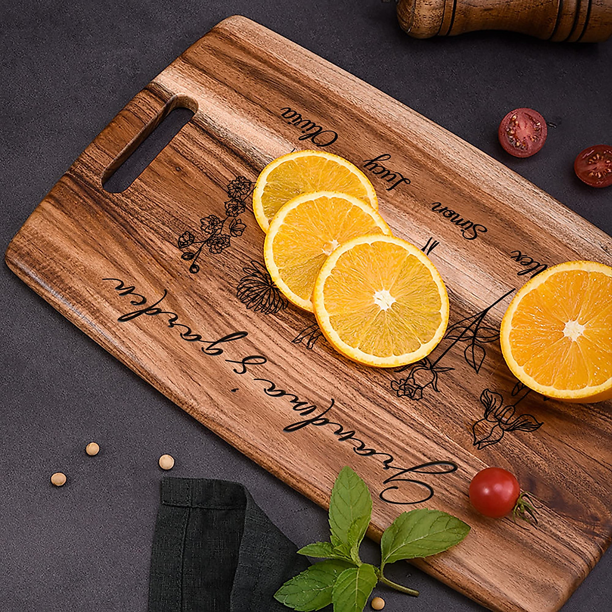 Personalized Cutting Board, Custom Grandma's Garden Cutting Board with Children's Names, Mothers Day Gifts for Mom Grandma, Housewarming Gift, Christmas Gifts, Birthday Gifts for Mom Grandma