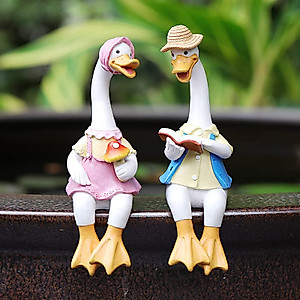 JARPSIRY 2 Pcs Sitting Couple Duck Garden Statues Outdoor Fence Decor Cute Resin Ducks Figurine Funny Goose Lovers Sculpture for Home Office Patio Lawn Yard Ornaments