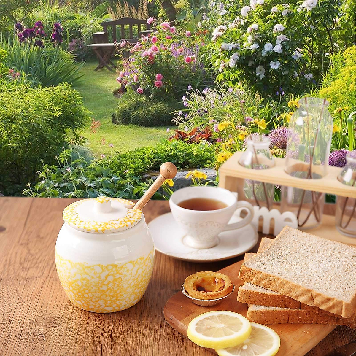 Kitchenexus Honey Pot, 15.5 OZ Ceramic Honey Jar with Lid and Wooden Dipper for Home Kitchen, Porcelain Honey Container for Storage (Yellow)