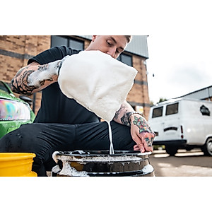 Meguiar's X3002 Microfiber Wash Mitt, Super-Thick Reusable Wash Mitt for Ultimate Finish