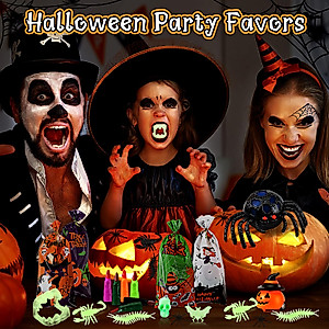 200PCS Halloween Party Favors , Bulk Halloween Toys for Halloween Treats Non Candy Classroom Prizes Goodie Bag Stuffers Pinata Filler, Halloween Gifts for Kids Prizes Party Supplies,Treasure Box Toys