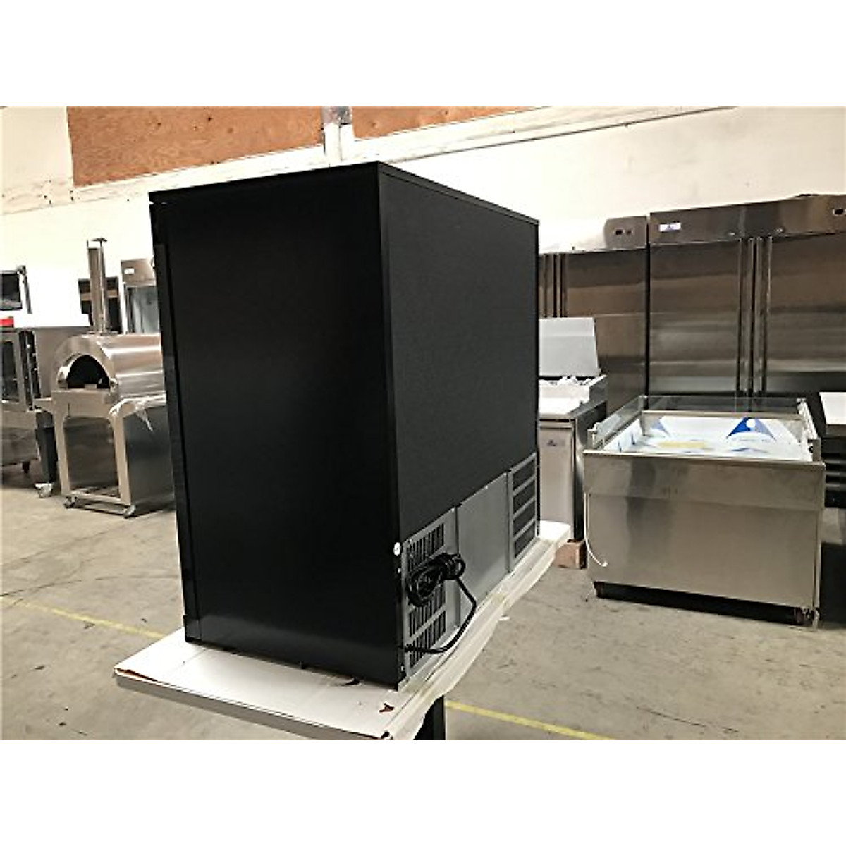 COOLER DEPOT Beer Back Bar Cooler 2 door 35 inch Commercial Refrigerator 35 inch Black Beverage Cooler Counter Height 35 Deg-46 DegF with 2 Glass Door