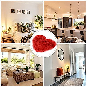 40 x 50cm/15.7 x 19.6inch Small Heart Shape Faux Sheepskin Rug Soft Long Plush Fluffy Shaggy Carpet Area Mats Rugs Bedroom Sofa Decorative Floor Carpet