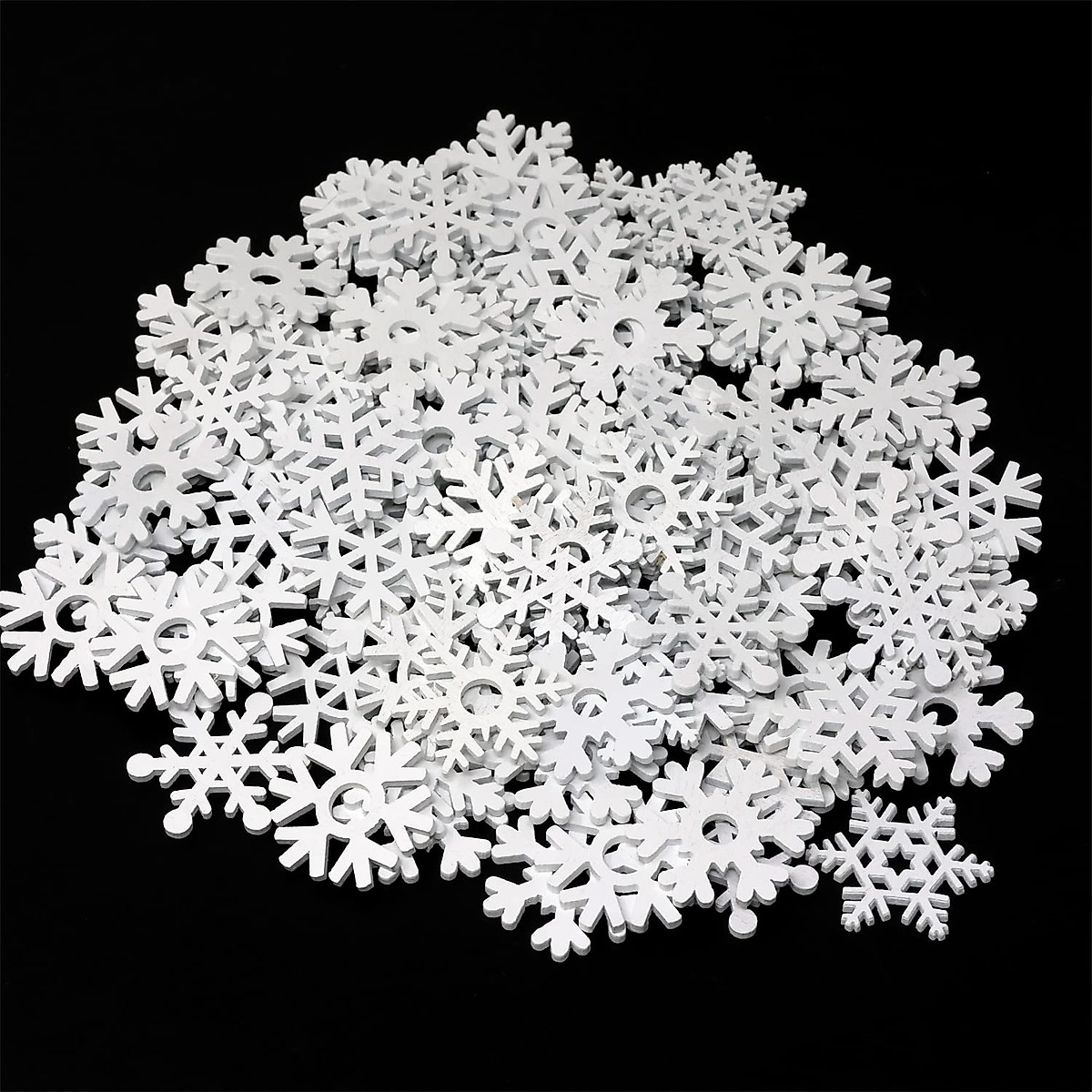 Honbay 100PCS Christmas Snowflakes Wood Slices Snowflake Wooden Embellishments Ornaments for Winter Xmas Tree Craft Decorations