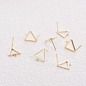 BENECREAT 10Pcs 18K Real Gold Plated Triangle Shape Earring Studs Posts with Hole for Wedding, Anniversaries Festival Gifts and Favors - 10.6x10.6mm